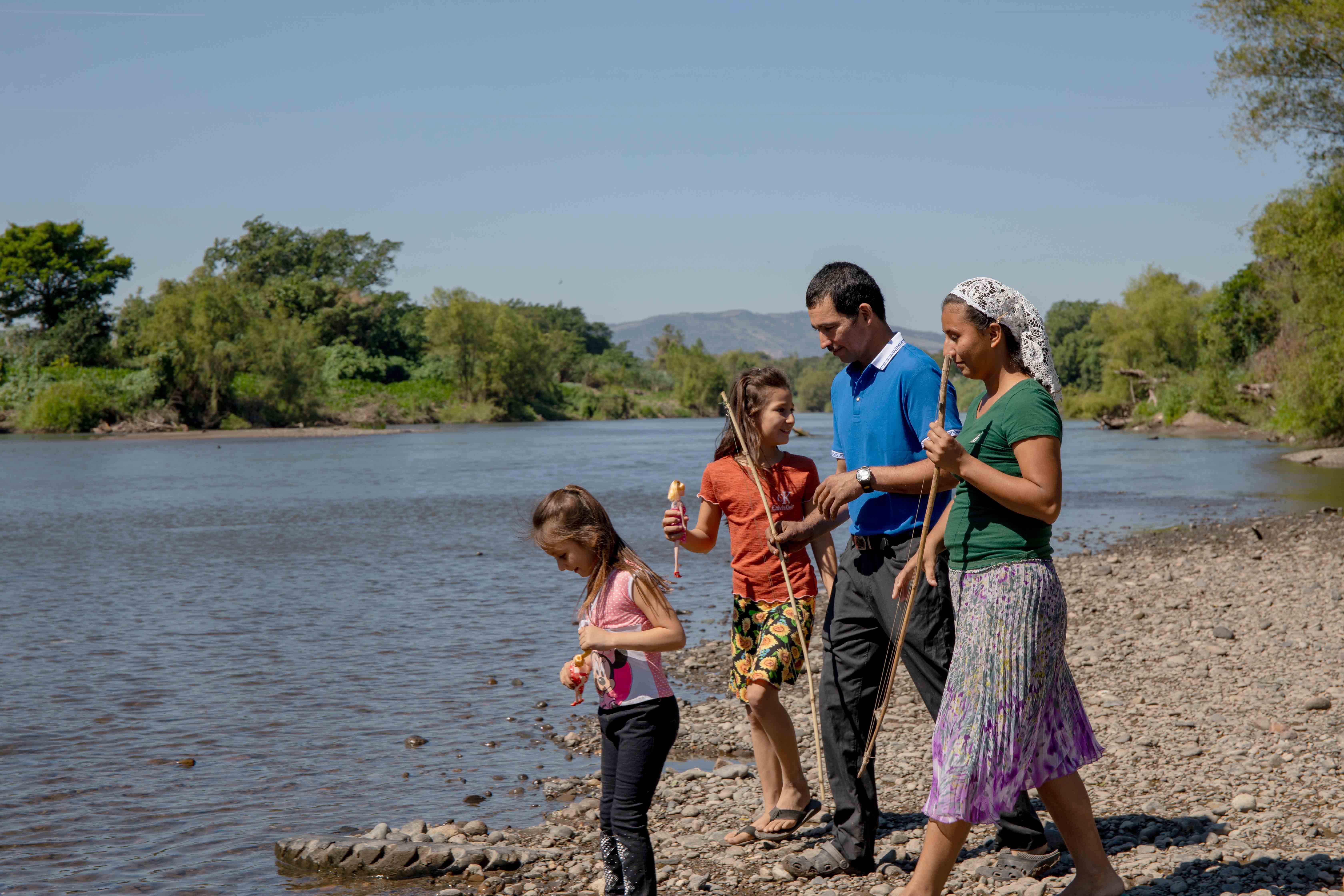 La amenaza de vivir a orillas de un gran río | Plan International ...